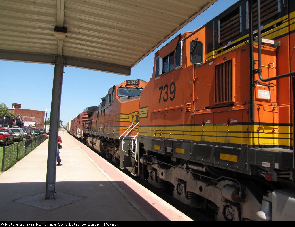 BNSF 739